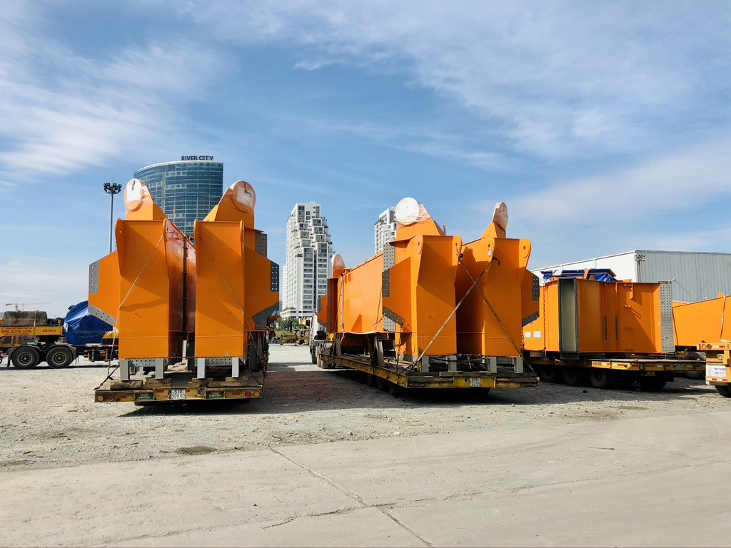 GANTRY CRANE - OKPO SHIPYARD